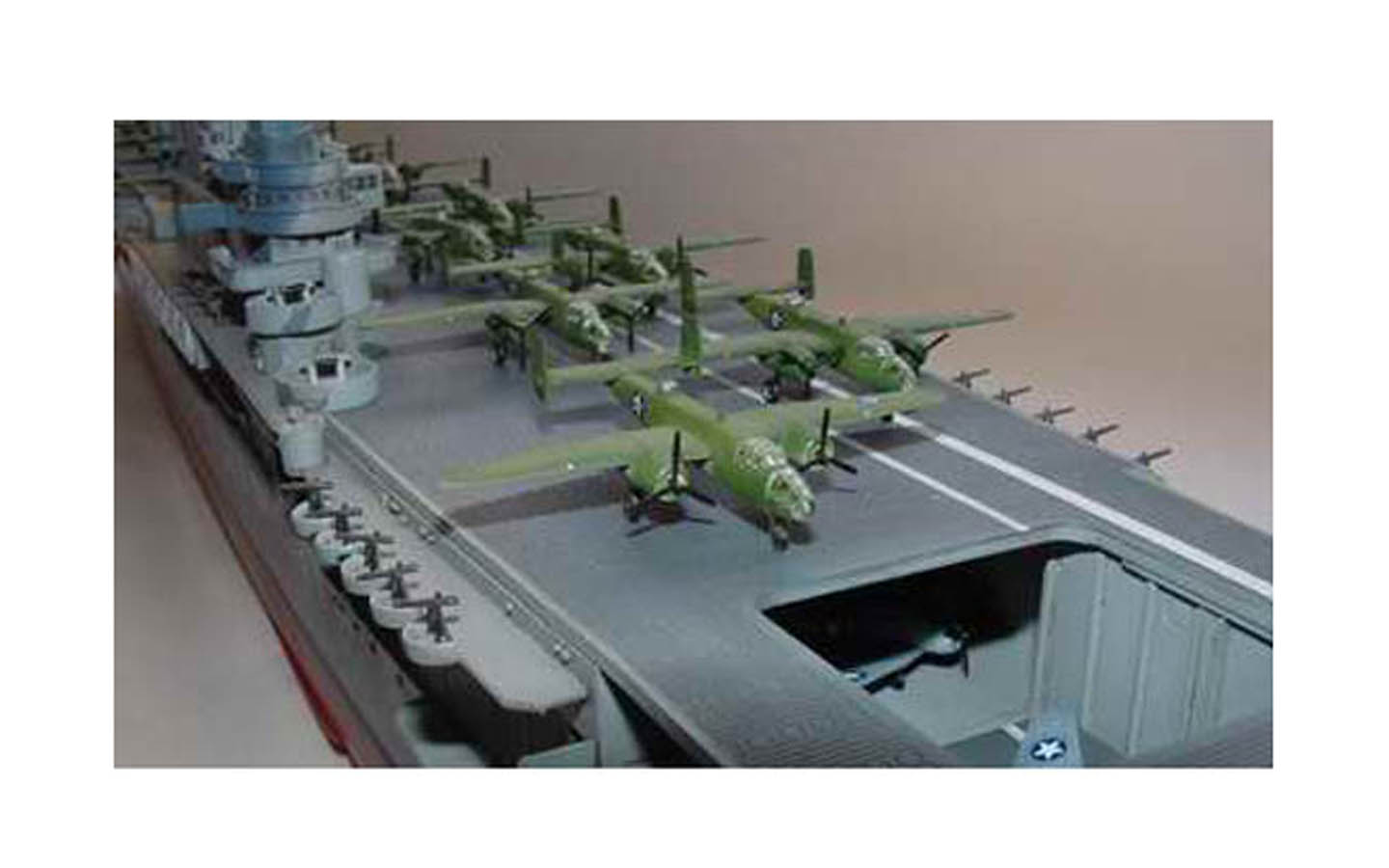 U.S. Aircraft Carrier CV-8 Hornet - Trumpeter 05601 | kingshobby.com