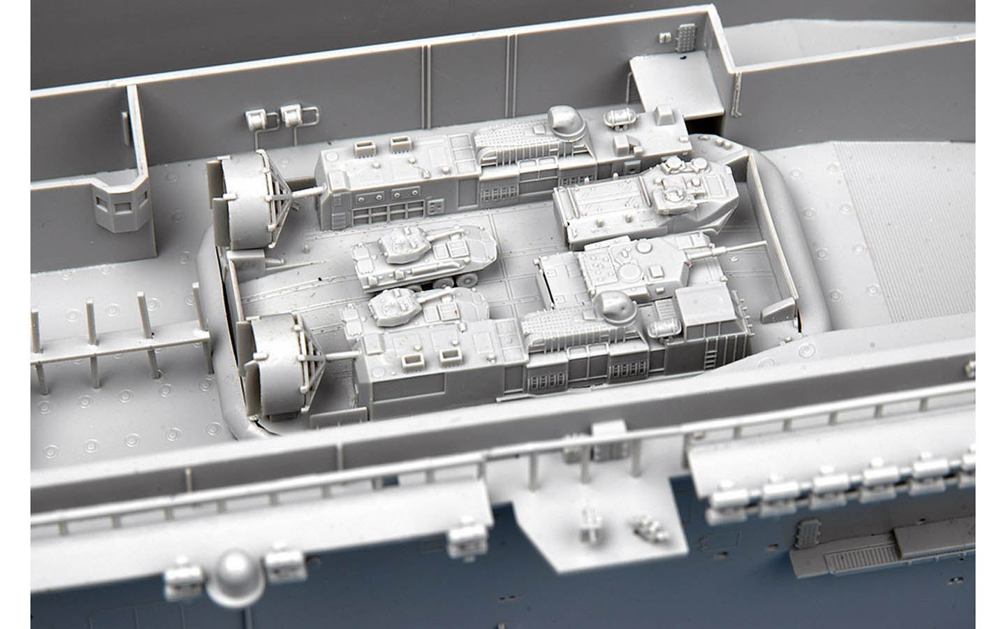 USS Wasp LHD-1 - Trumpeter 05611 | kingshobby.com