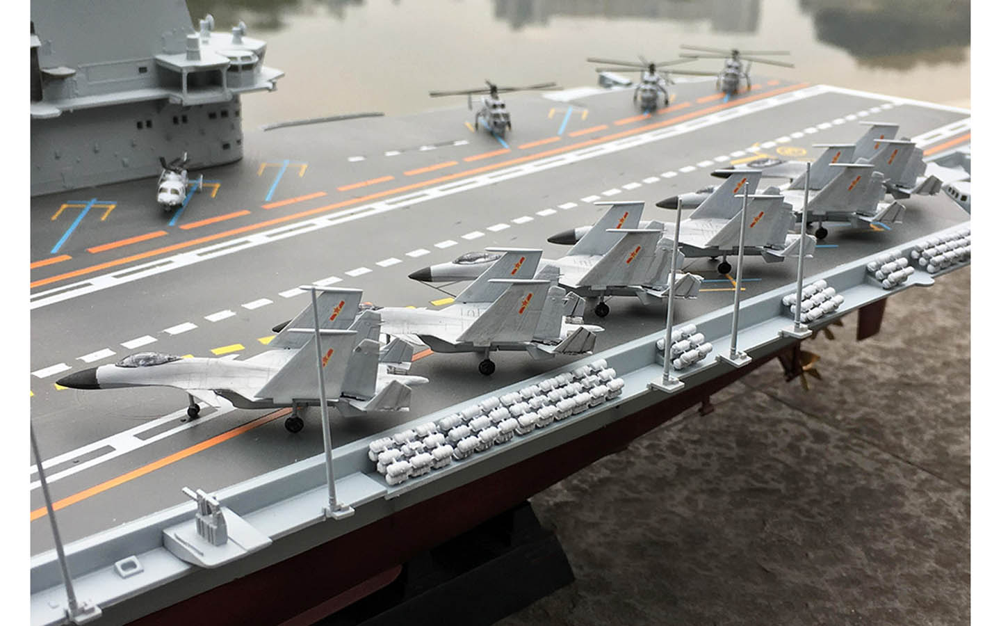 PLA Navy Aircraft Carrier - Trumpeter 05617 | kingshobby.com