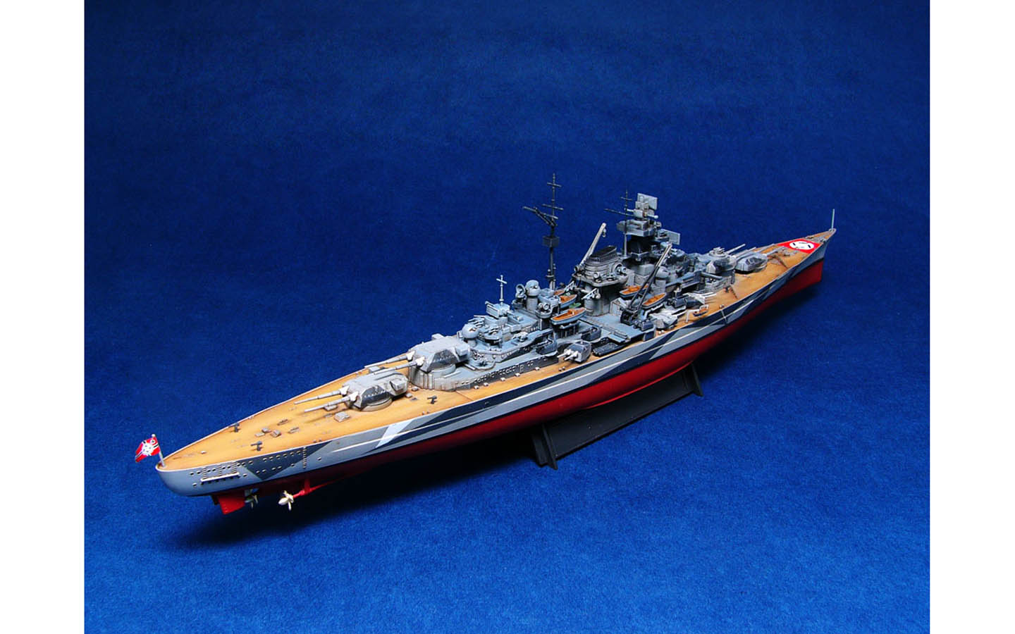 Germany Tirpitz Battleship 1944 - Trumpeter 05712 | kingshobby.com