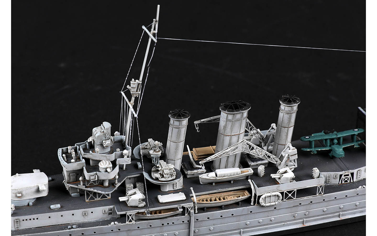 HMS Cornwall - Trumpeter 06734 | kingshobby.com