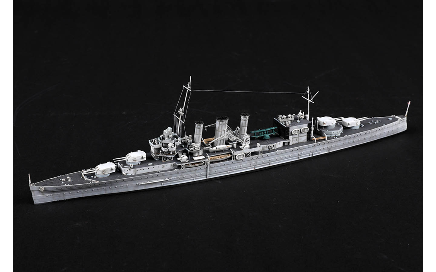 HMS Cornwall - Trumpeter 06734 | kingshobby.com