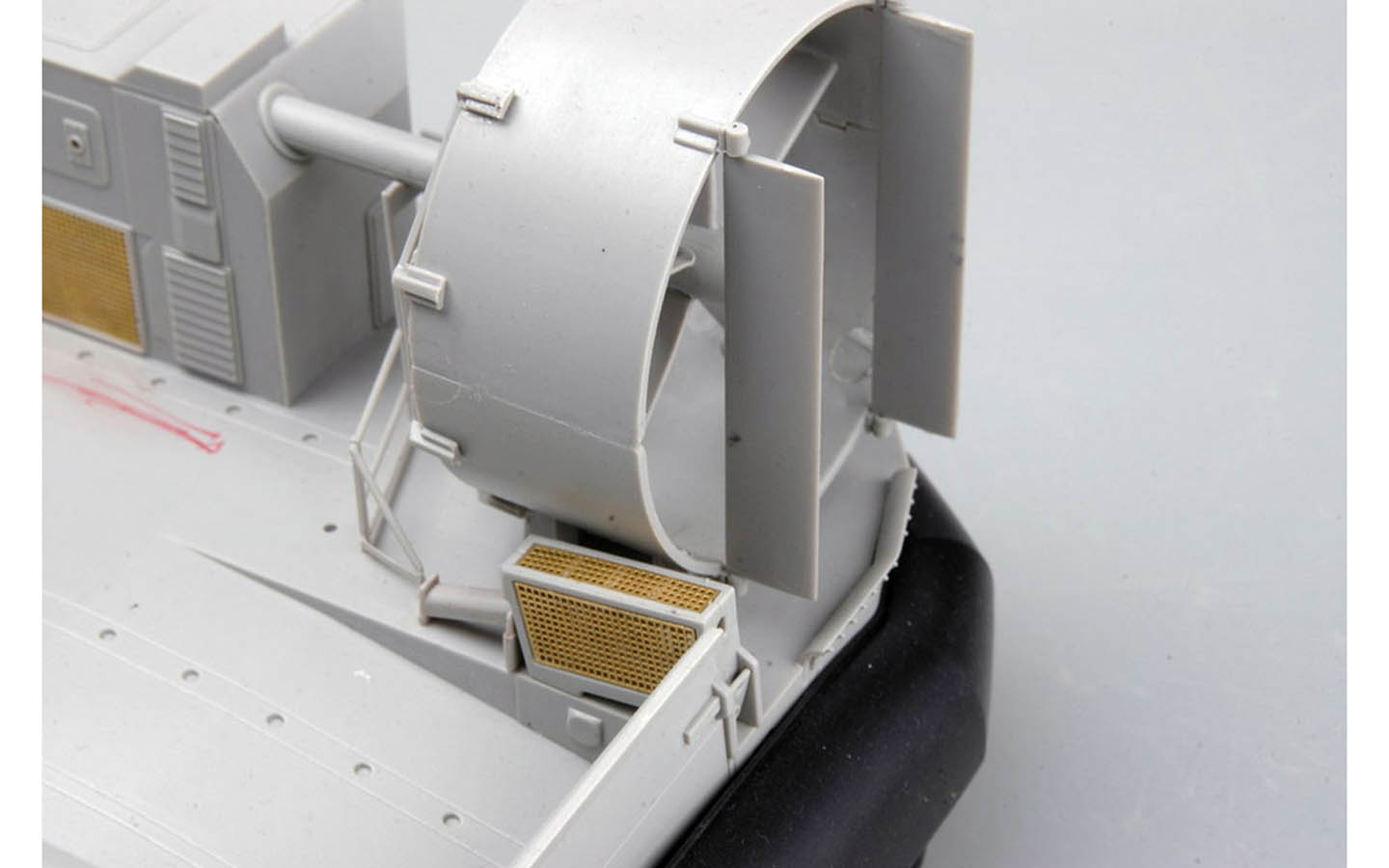 JMSDF Landing Craft Air Cushion (LCAC) - Trumpeter 07301 | kingshobby.com