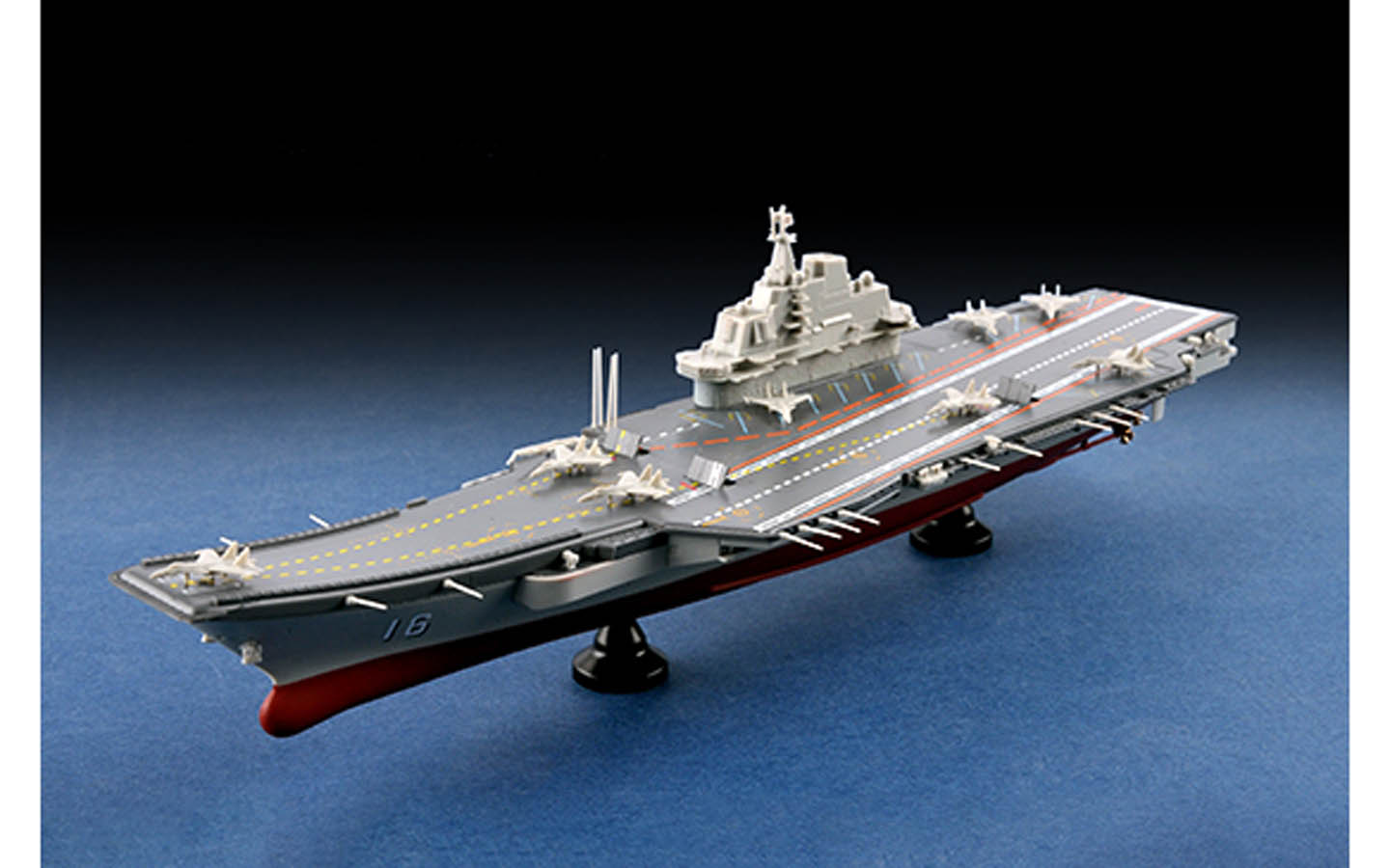 PLA Navy Aircraft Carrier LiaoNing CV-16 - Trumpeter 07313 | kingshobby.com