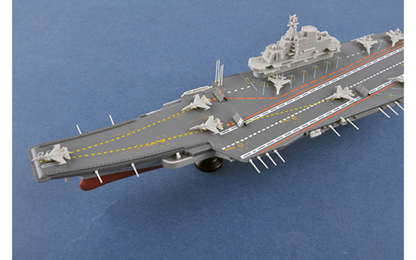 PLA Navy Aircraft Carrier LiaoNing CV-16 - Trumpeter 07313 | kingshobby.com