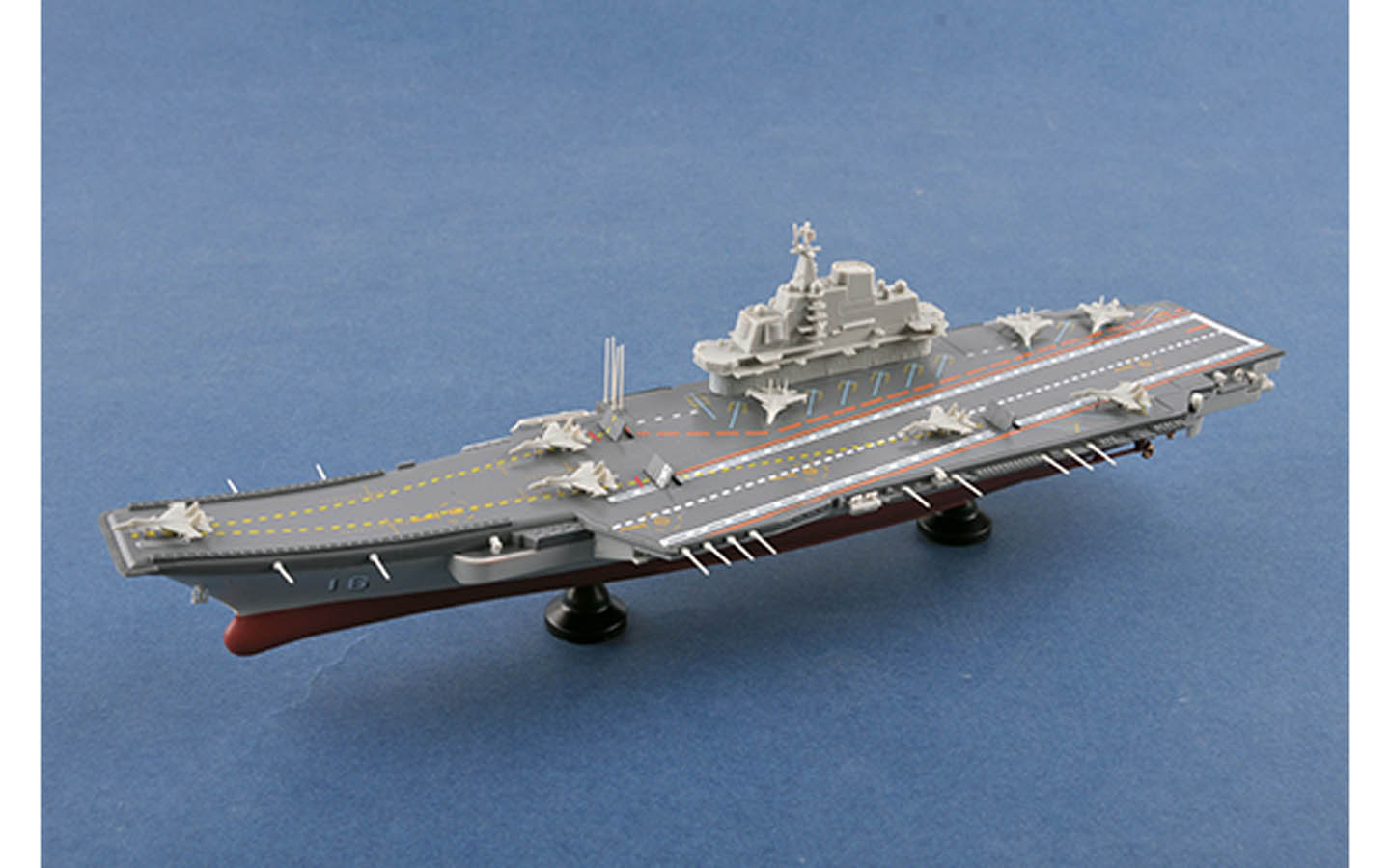 PLA Navy Aircraft Carrier LiaoNing CV-16 - Trumpeter 07313 | kingshobby.com