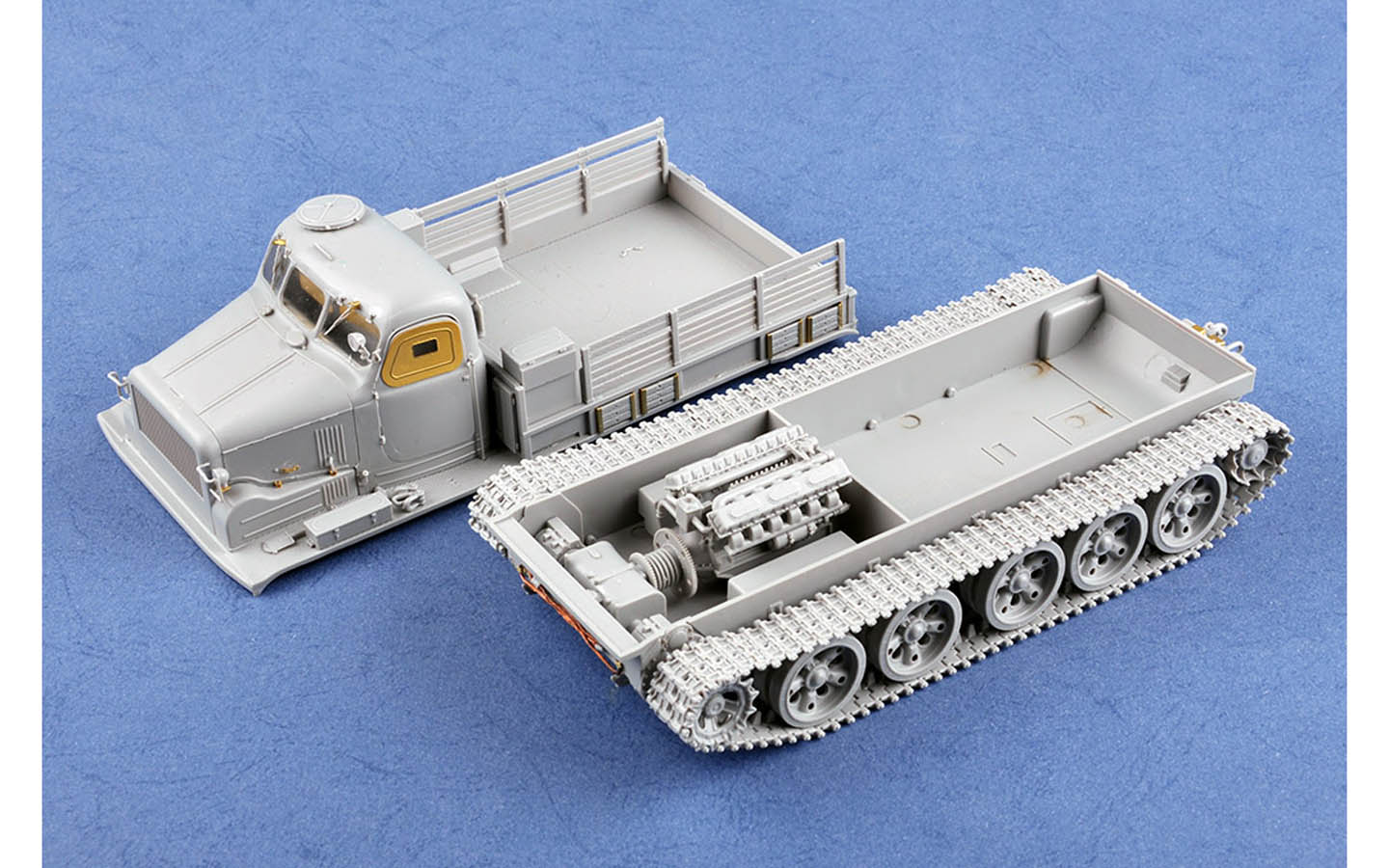 AT-T Artillery Prime Mover - Trumpeter 09501 | kingshobby.com