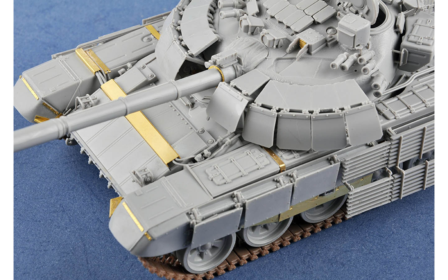 Russian T-72B2, Rogataka - Trumpeter 09507 | kingshobby.com