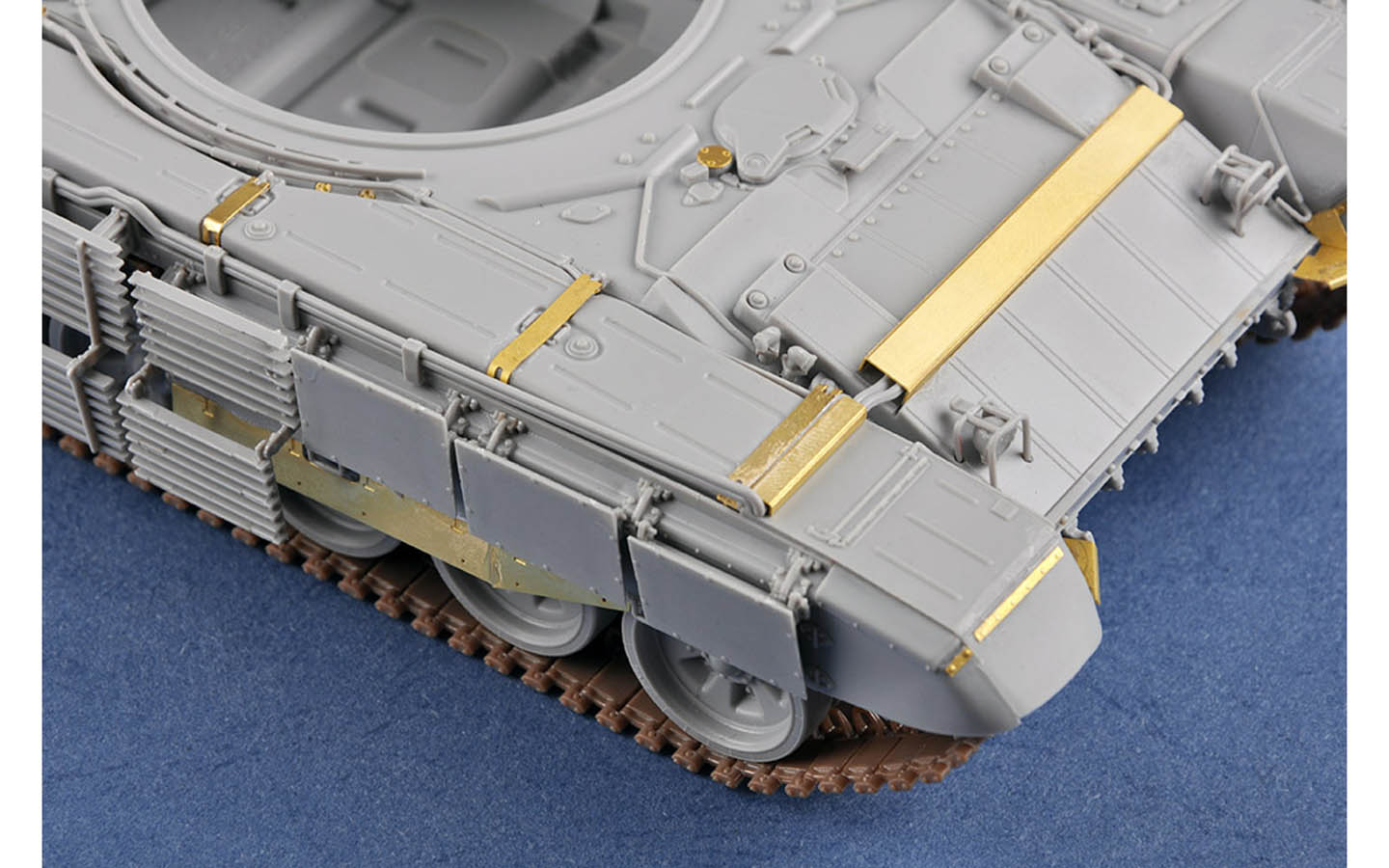 Russian T-72B2, Rogataka - Trumpeter 09507 | kingshobby.com