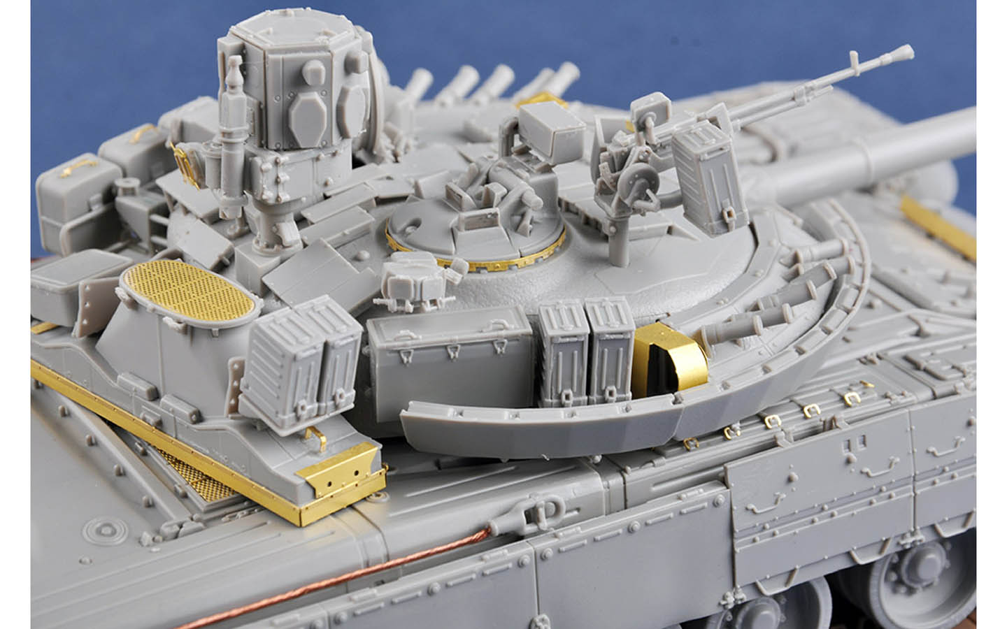 Russian T-80UM1 MBT - Trumpeter 09526 | kingshobby.com