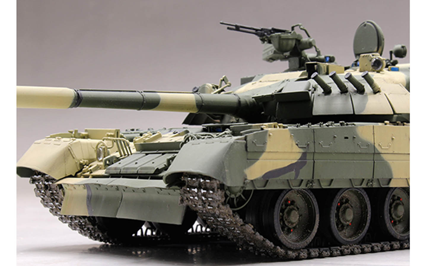 Russian T-80UD MBT - Trumpeter 09527 | kingshobby.com