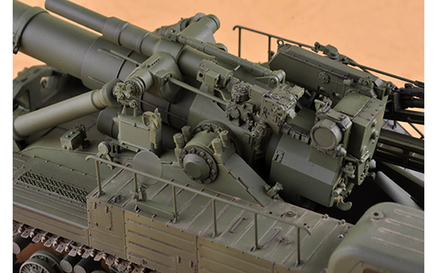 Soviet 2A3 Kondensator 2P 406mm Self-Propelled Howitzer - Trumpeter ...