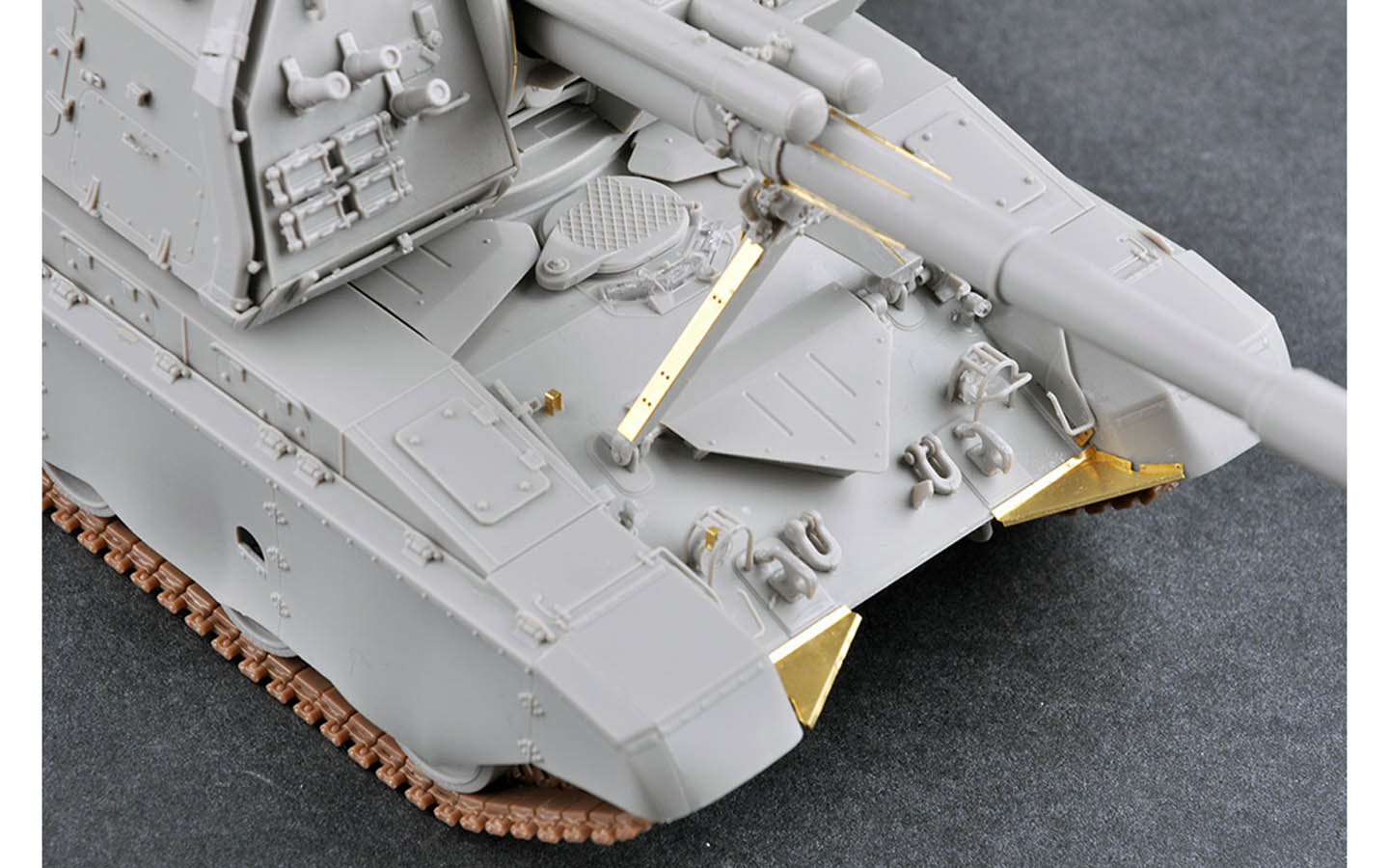 2S19-M2 Self-Propelled Howitzer - Trumpeter 09534 | kingshobby.com