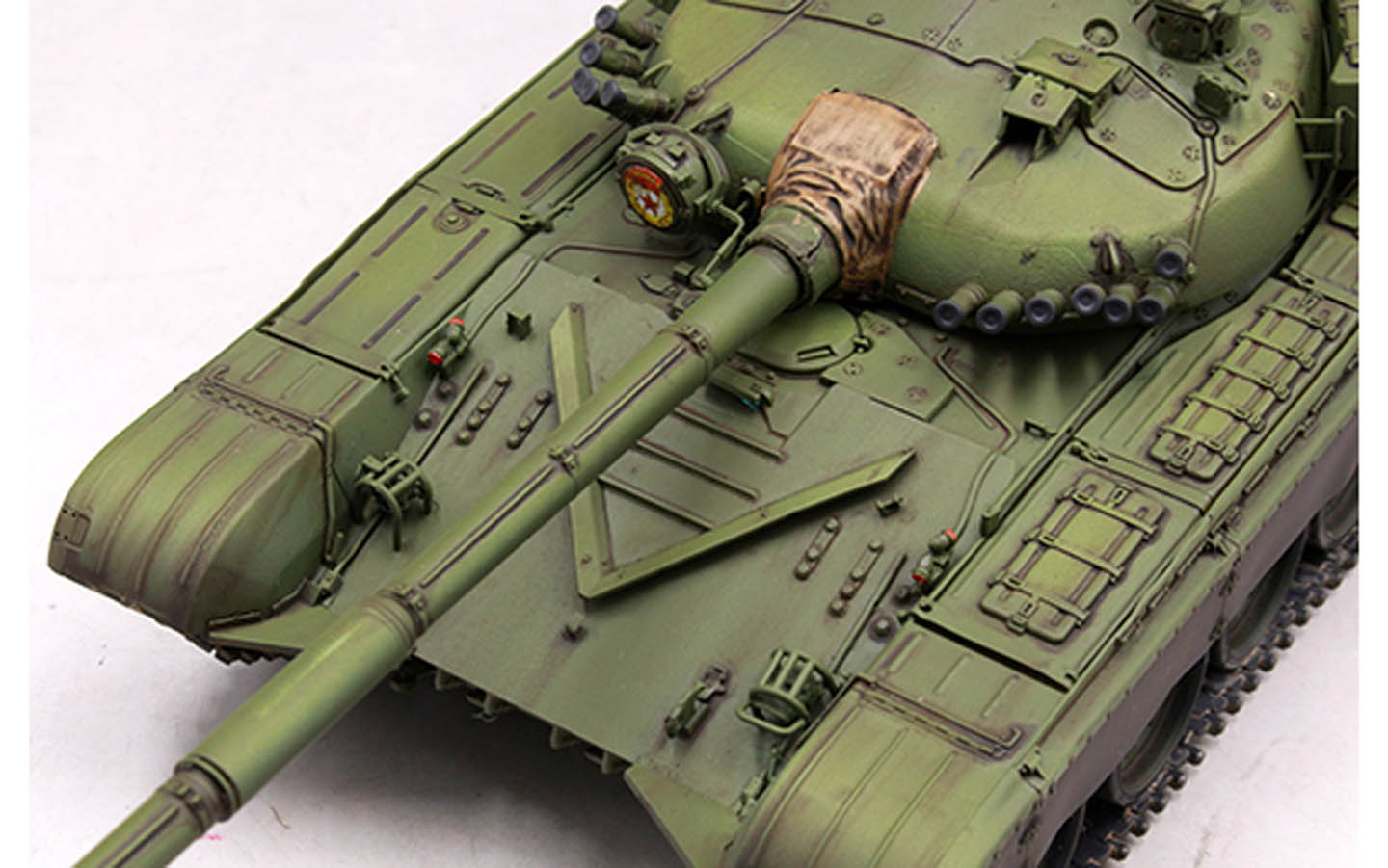 Russian T-72A Model 1983 MBT - Trumpeter 09547 | kingshobby.com