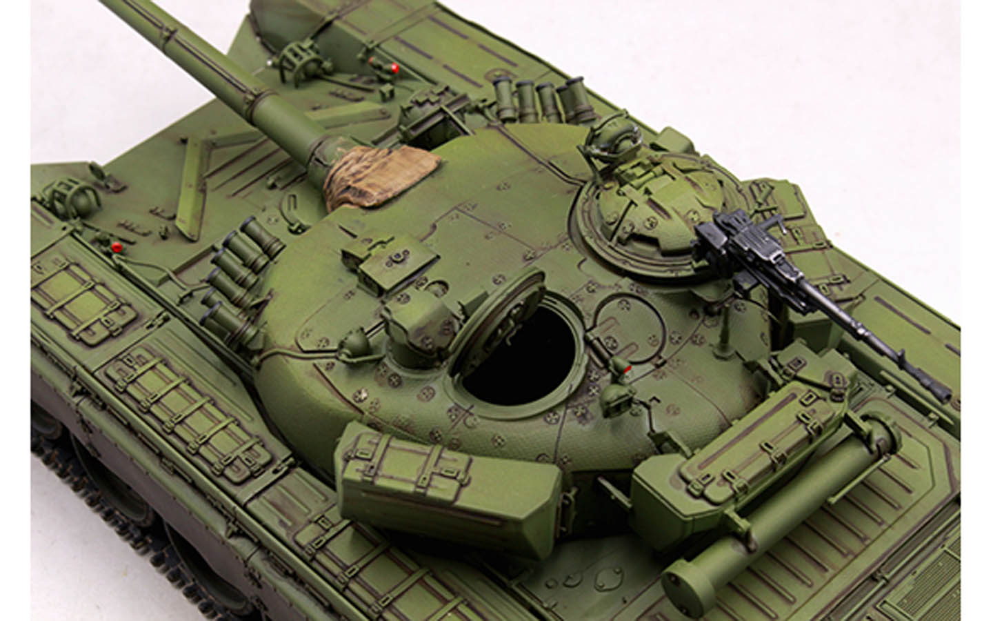 Russian T-72A Model 1983 MBT - Trumpeter 09547 | kingshobby.com