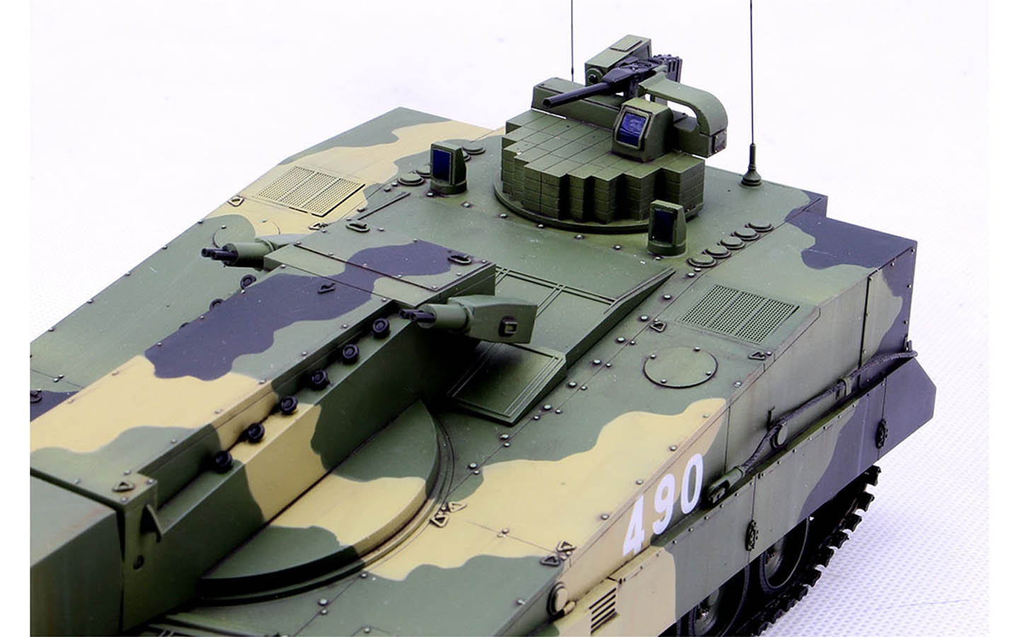 Soviet Object 490B Tank - Trumpeter 09598 | kingshobby.com