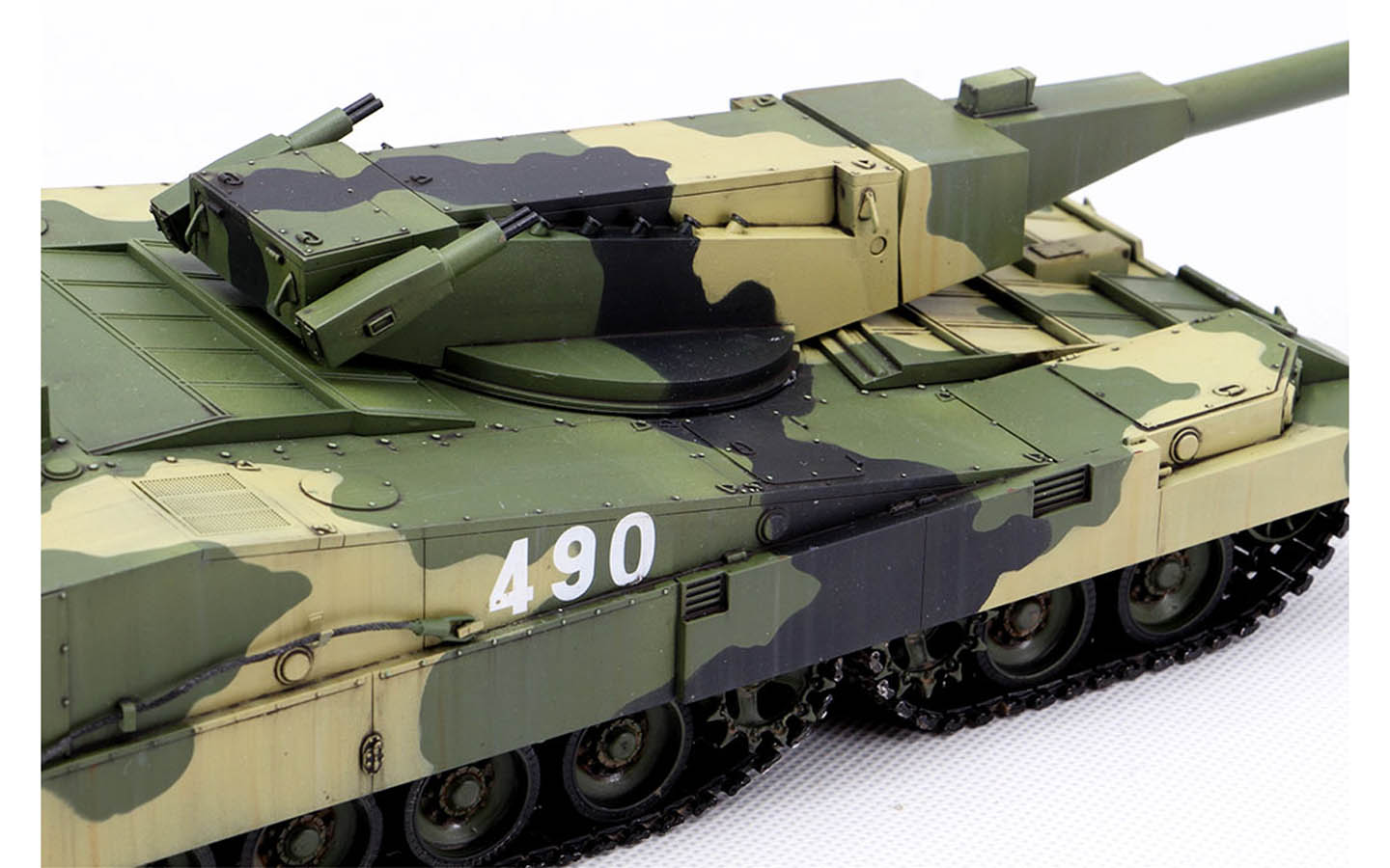Soviet Object 490B Tank - Trumpeter 09598 | kingshobby.com