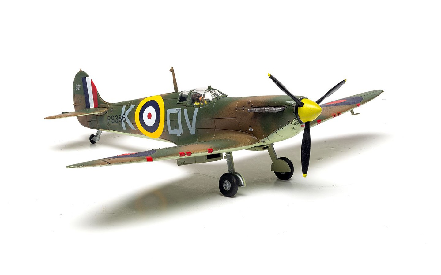 Supermarine Spitfire Mk.Ia - Airfix A01071C | kingshobby.com