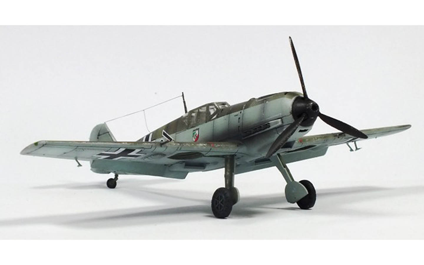 Messerschmitt Bf109E-3 Starter Set - Airfix A55106 | kingshobby.com