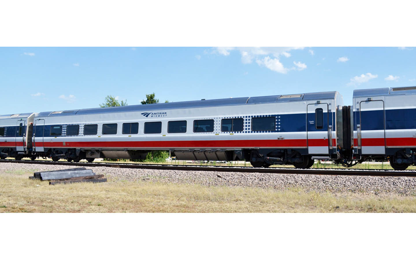 Siemens Venture Passenger Cars - Amtrak Midwestern Coach #4004 - Bachmann Trains 74502 ...