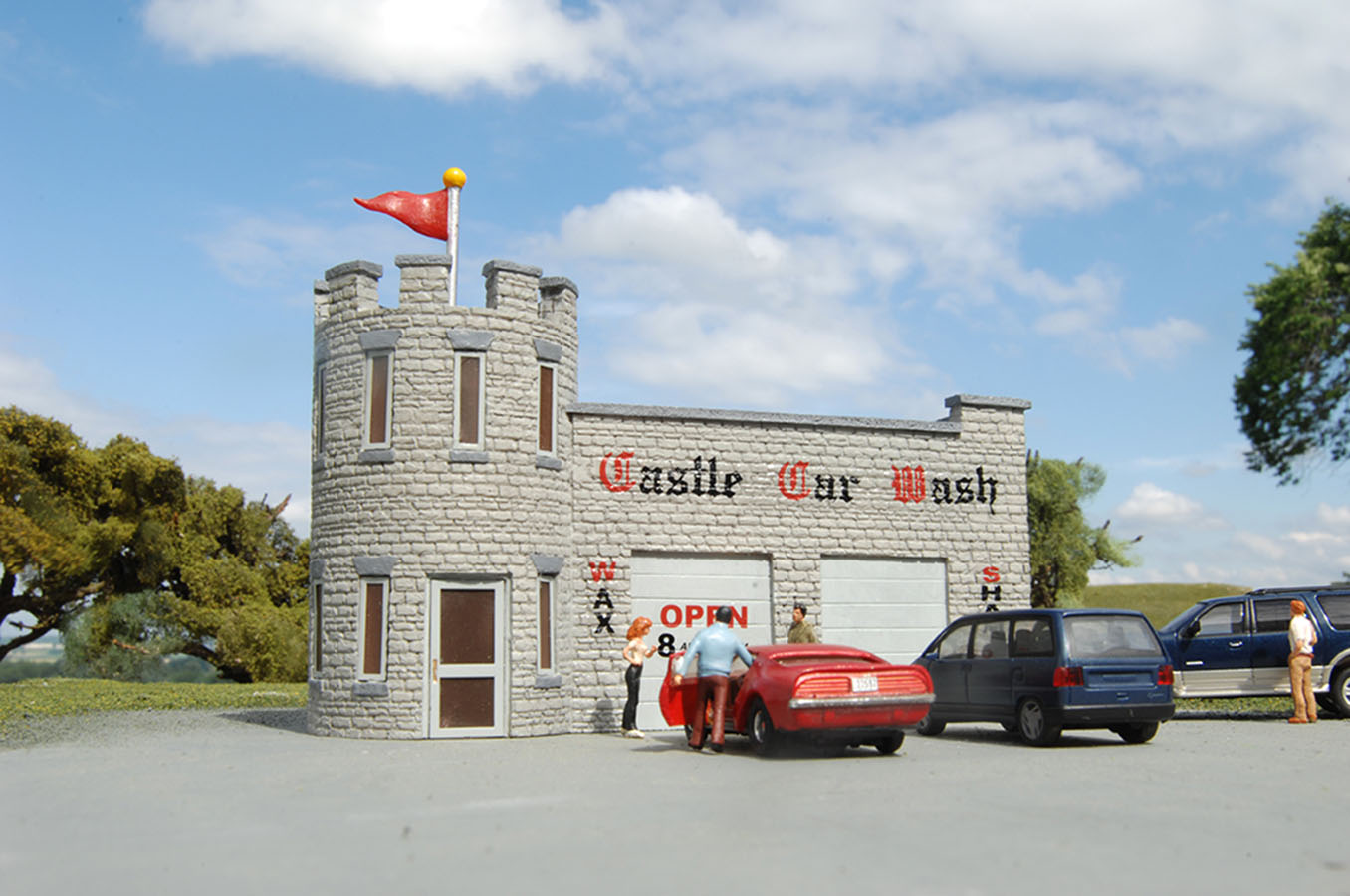 Castle Car Wash - Roadside USA Building - HO Scale - Bachmann Trains ...