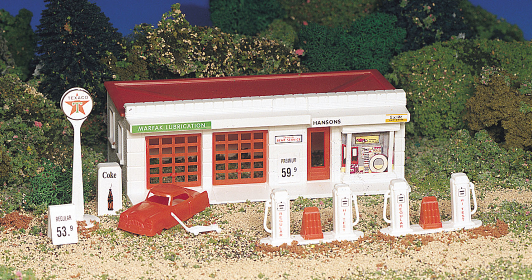 Gas Station - HO Scale - Bachmann Trains 45174 | kingshobby.com