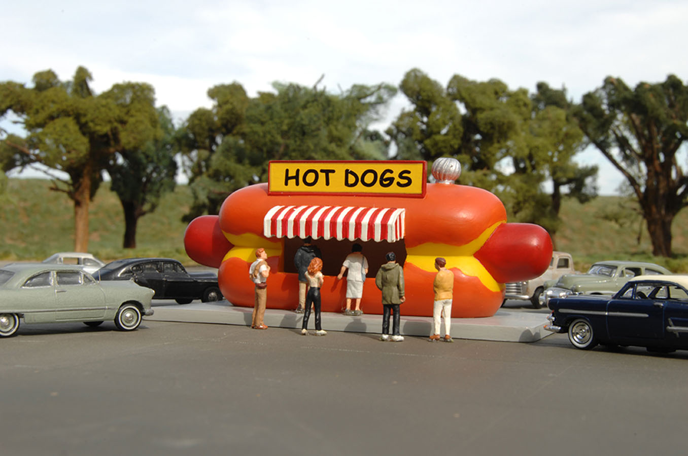 Hot Dog Stand - Roadside USA Building - HO Scale - Bachmann Trains ...
