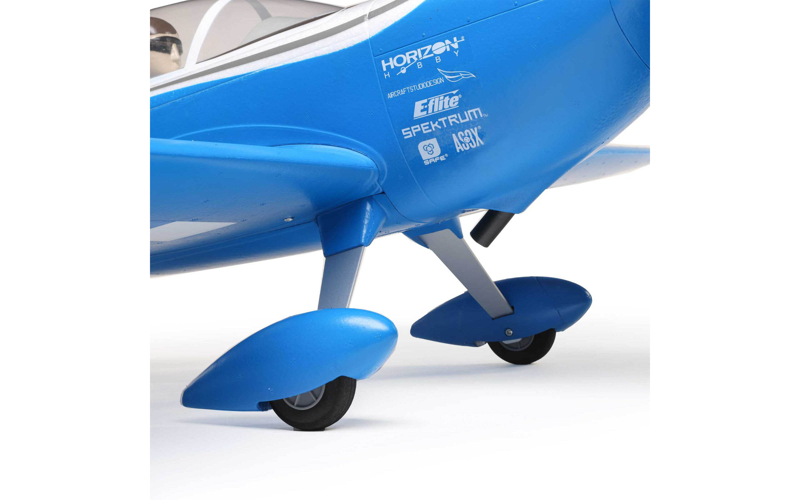 Commander mPd 1.4m BNF Basic with AS3X & SAFE Select - E-flite EFL14850 ...