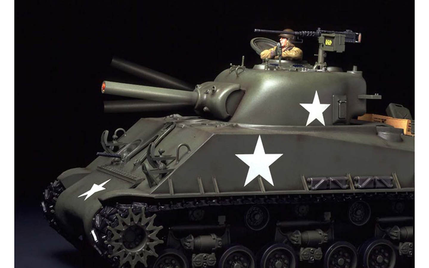 RC M4 Sherman 105mm Howitzer, Full-Option Kit - Tamiya 56014 ...