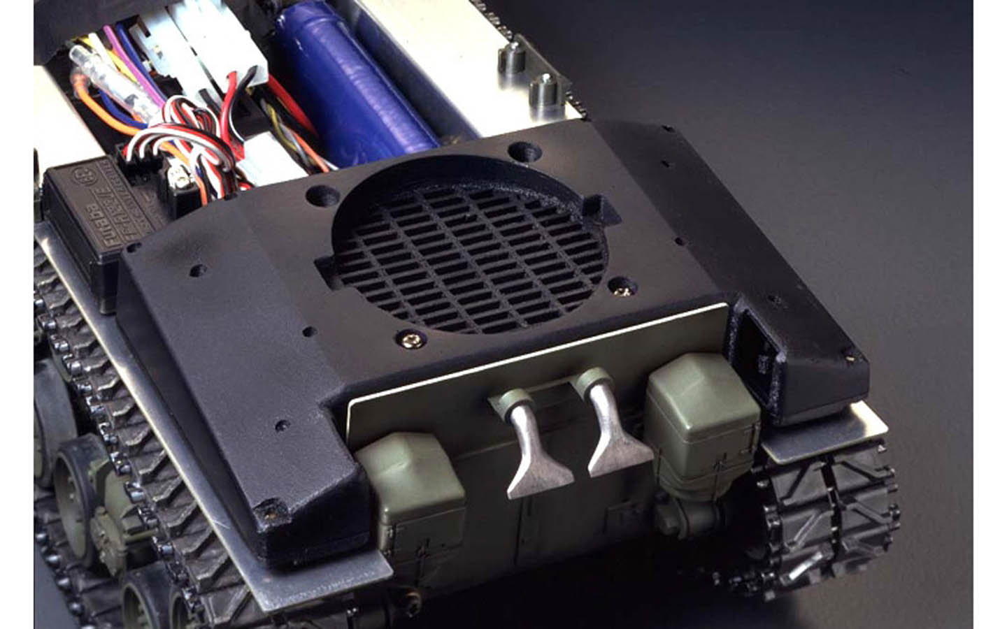 RC M4 Sherman 105mm Howitzer, Full-Option Kit - Tamiya 56014 ...