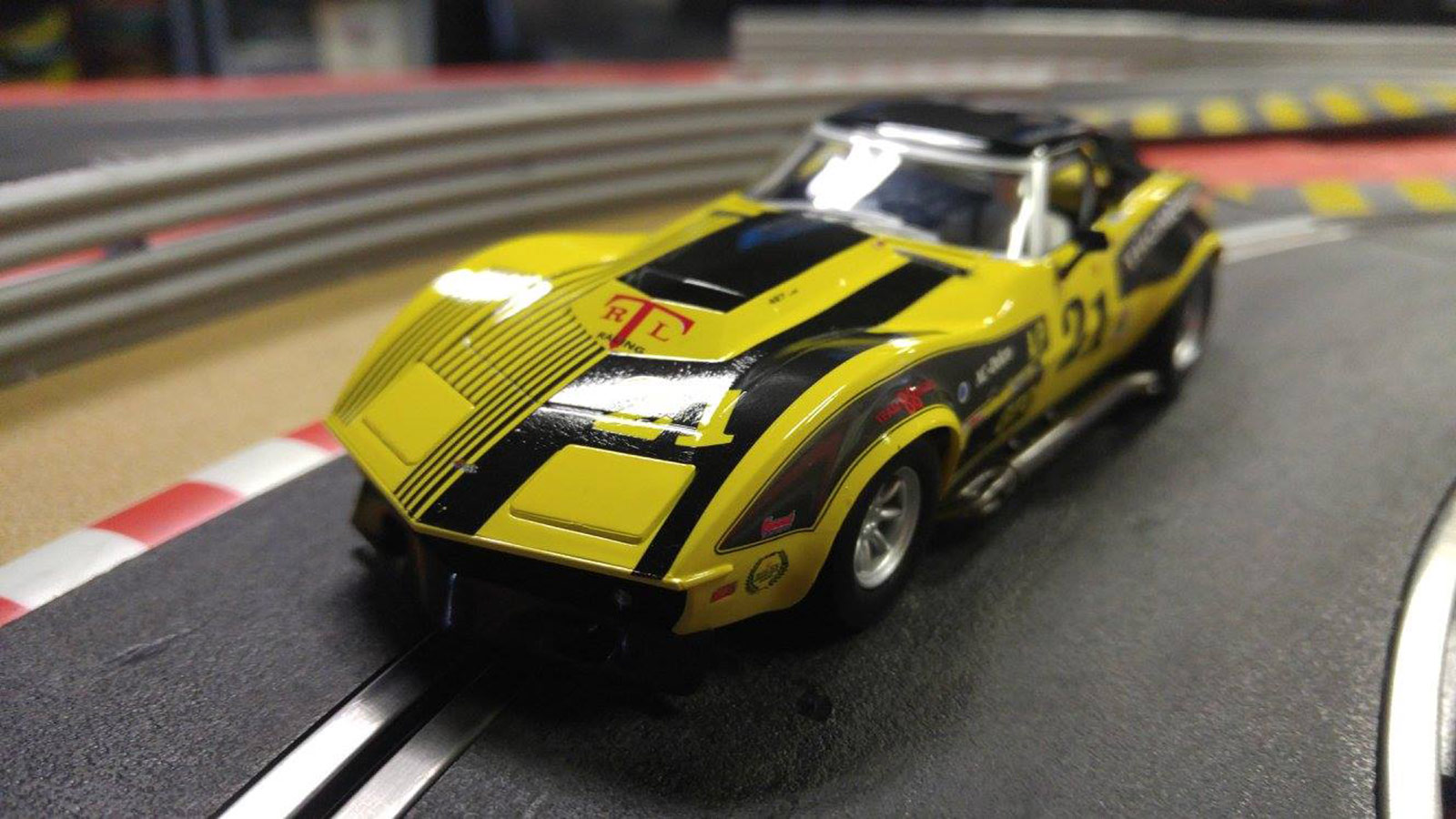 Chevrolet Corvette Stingray L88 - Scalextric C3726 | kingshobby.com
