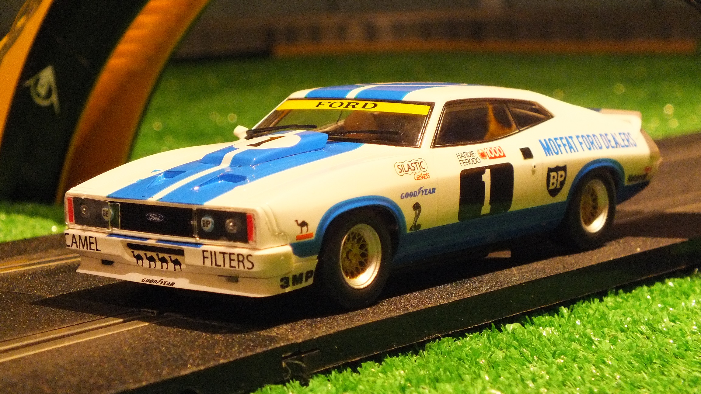 Ford XC Falcon - 1978 Bathurst 1000 - Scalextric C3741 | kingshobby.com