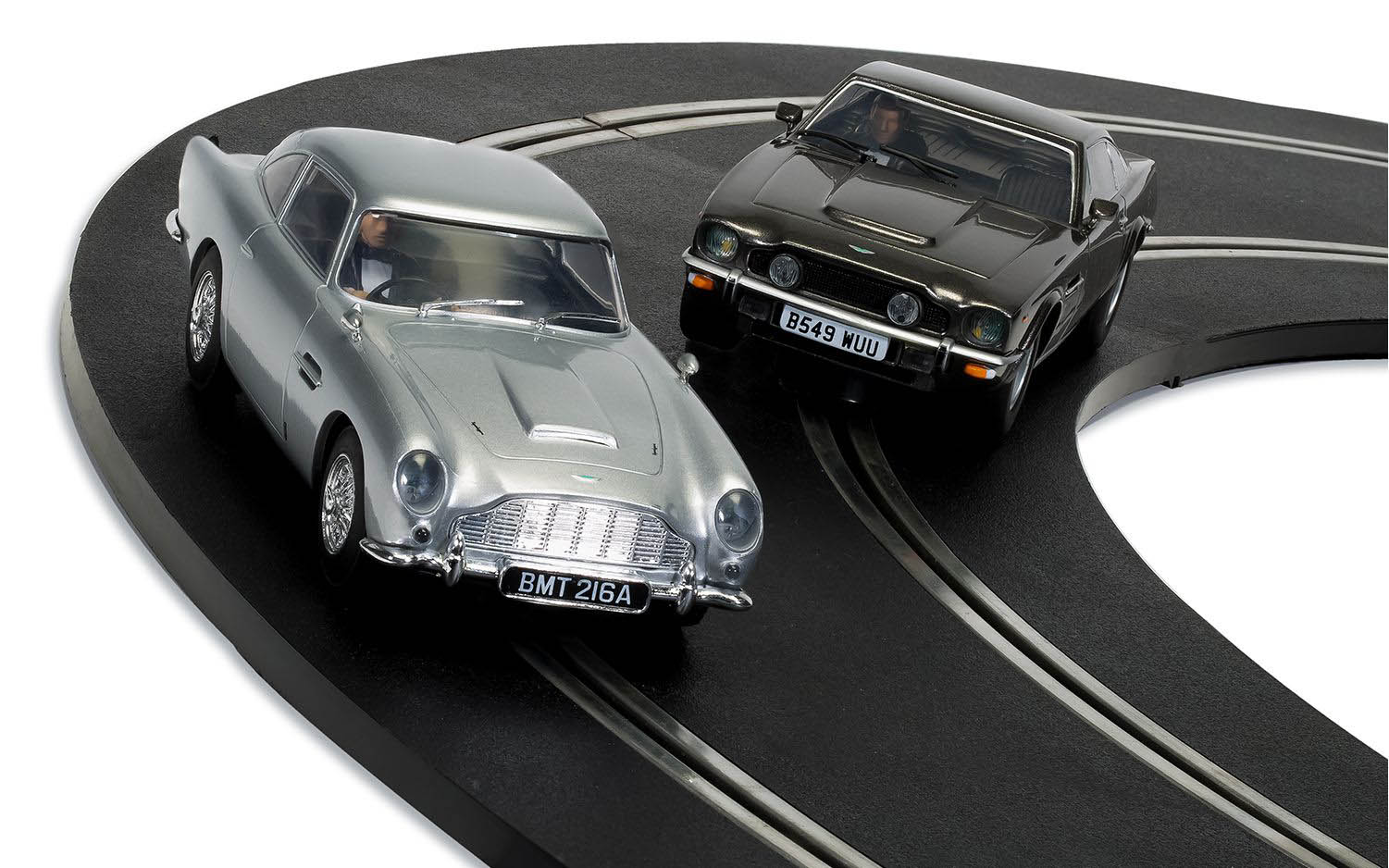 James Bond 007 Scalextric Set - Website Exclusive - Scalextric C1447T ...