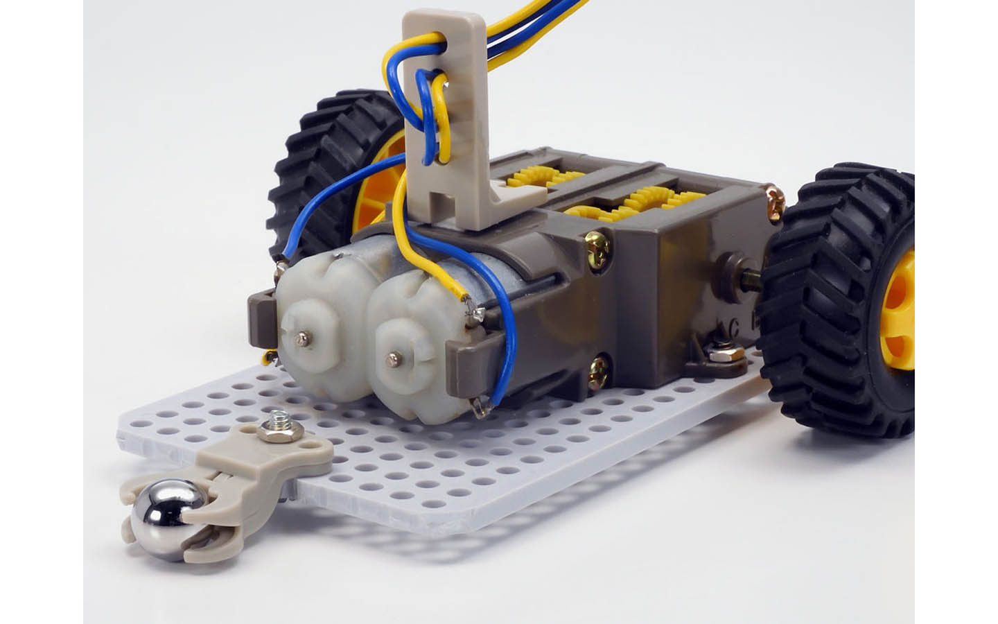 Low Profile Ball Casters 2pcs - Tamiya 70246 | kingshobby.com