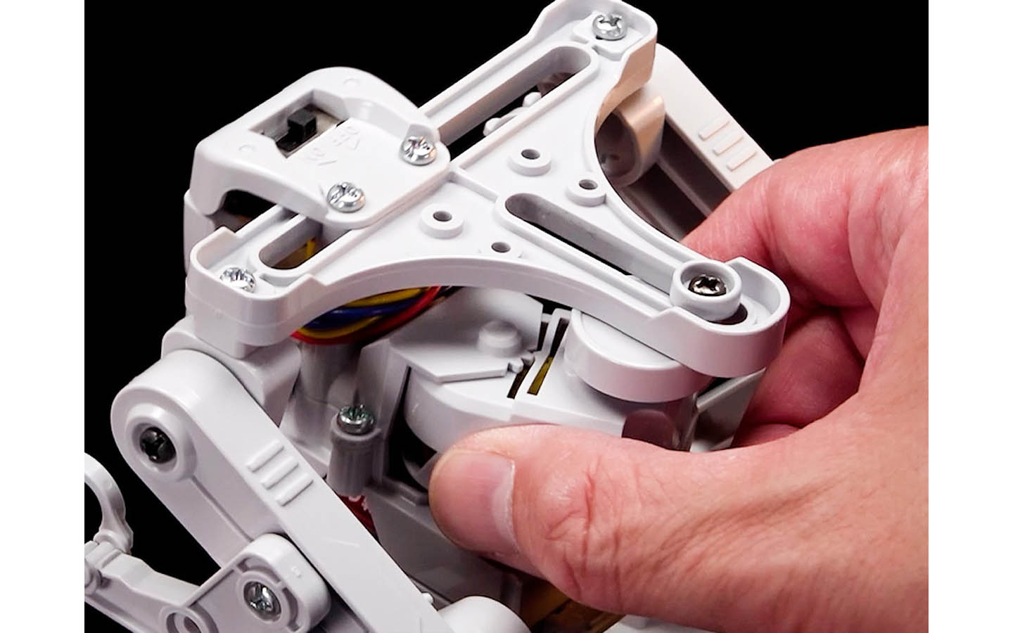 Bipedal Walking Robot - Tamiya 70256 | kingshobby.com