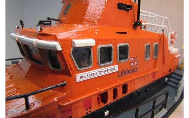 RNLI Severn Class Lifeboat - Airfix A07280 | kingshobby.com