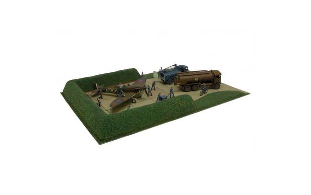 RAF Battle of Britain Airfield Gift Set - Airfix A50015 | kingshobby.com