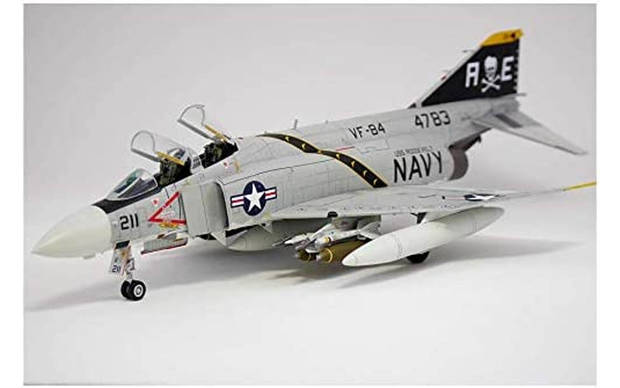 F-4J Phantom II, VF-84 Jolly Rogers - Academy 12305 | kingshobby.com