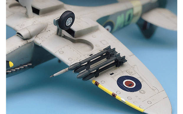 Spitfire Mk.XIVc - Academy 12484 | kingshobby.com