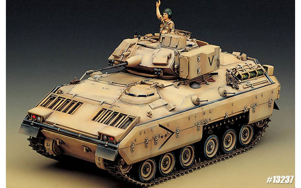 M2 Bradley, U.S. Army Infantry Fighting Vehicle - Academy 13237 ...