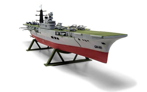 HMS Victorious - Airfix A04201V | kingshobby.com