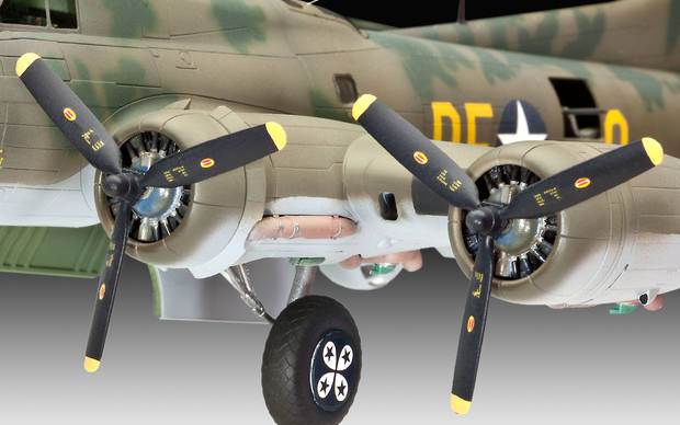B-17F Memphis Belle - Revell 04279 | kingshobby.com