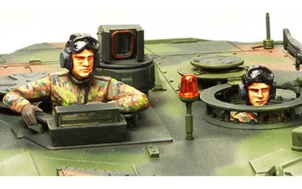 Leopard 2 A6 Main Battle Tank - Tamiya 35271 | kingshobby.com