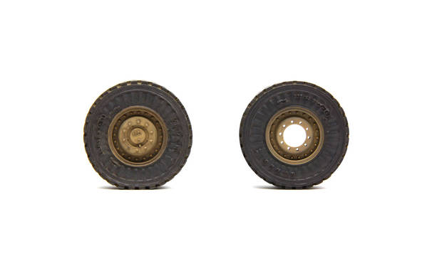U.S. Cougar 6x6 MRAP Vehicle Wheel Set - Meng SPS-024 | kingshobby.com
