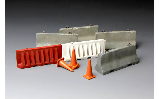 Concrete & Plastic Barrier Set - Meng SPS-012 | kingshobby.com