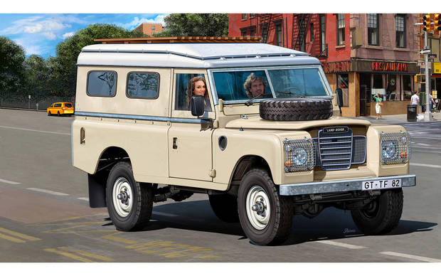 Land Rover Series III LWB - Revell 07056 | kingshobby.com