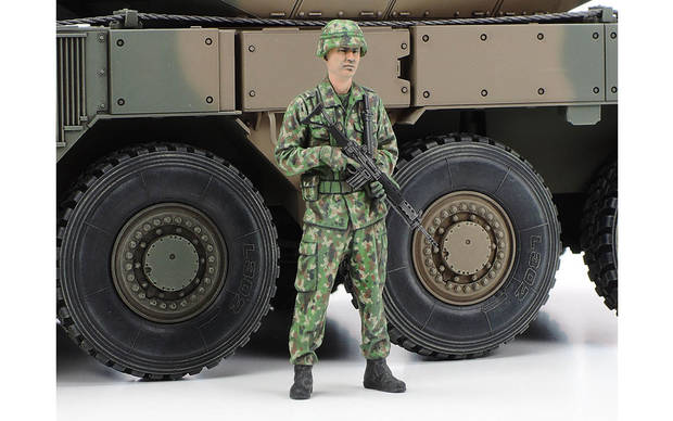 JGSDF Type 16 MCV C5 with Winch - Tamiya 35383 | kingshobby.com