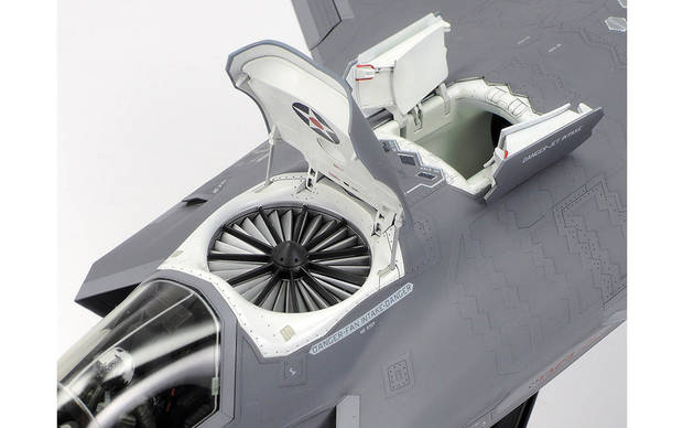 Lockheed F-35 B Lightning II - Tamiya 61125 | kingshobby.com