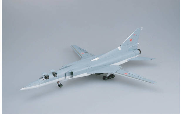Tu-22M2 Backfire B Strategic bomber - Trumpeter 01655 | kingshobby.com