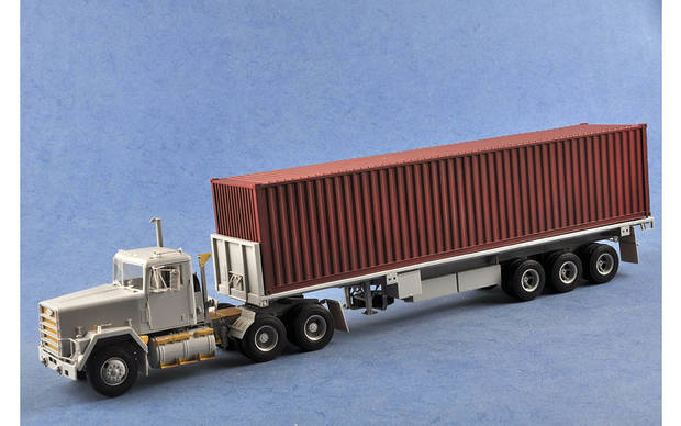 M915 Truck with M872 Flatbed trailer & 40FT Container - Trumpeter 01015 | kingshobby.com